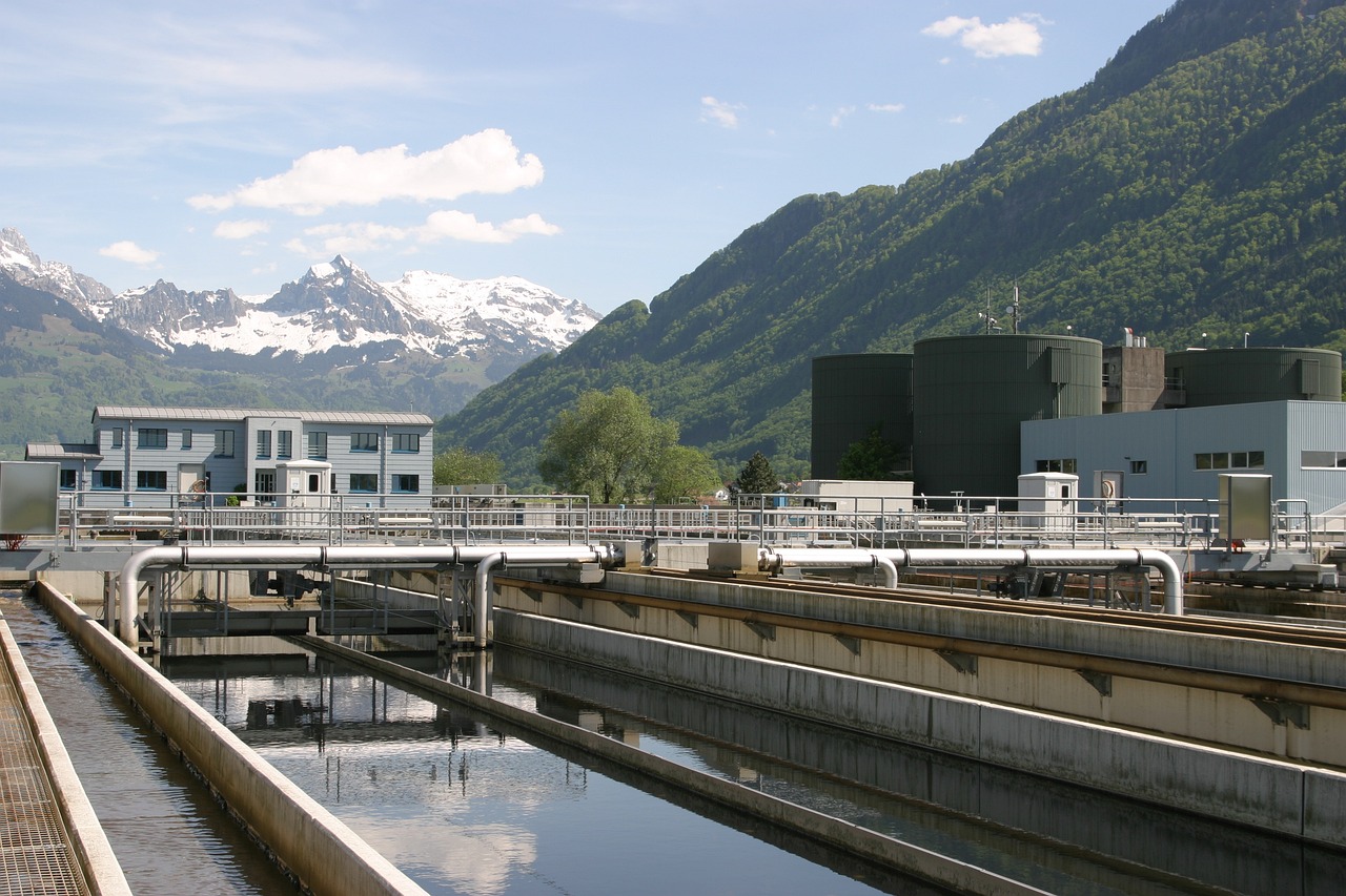 Peran Penting WWTP Dalam Pengolahan Air Limbah Industri - PT. Inter ...